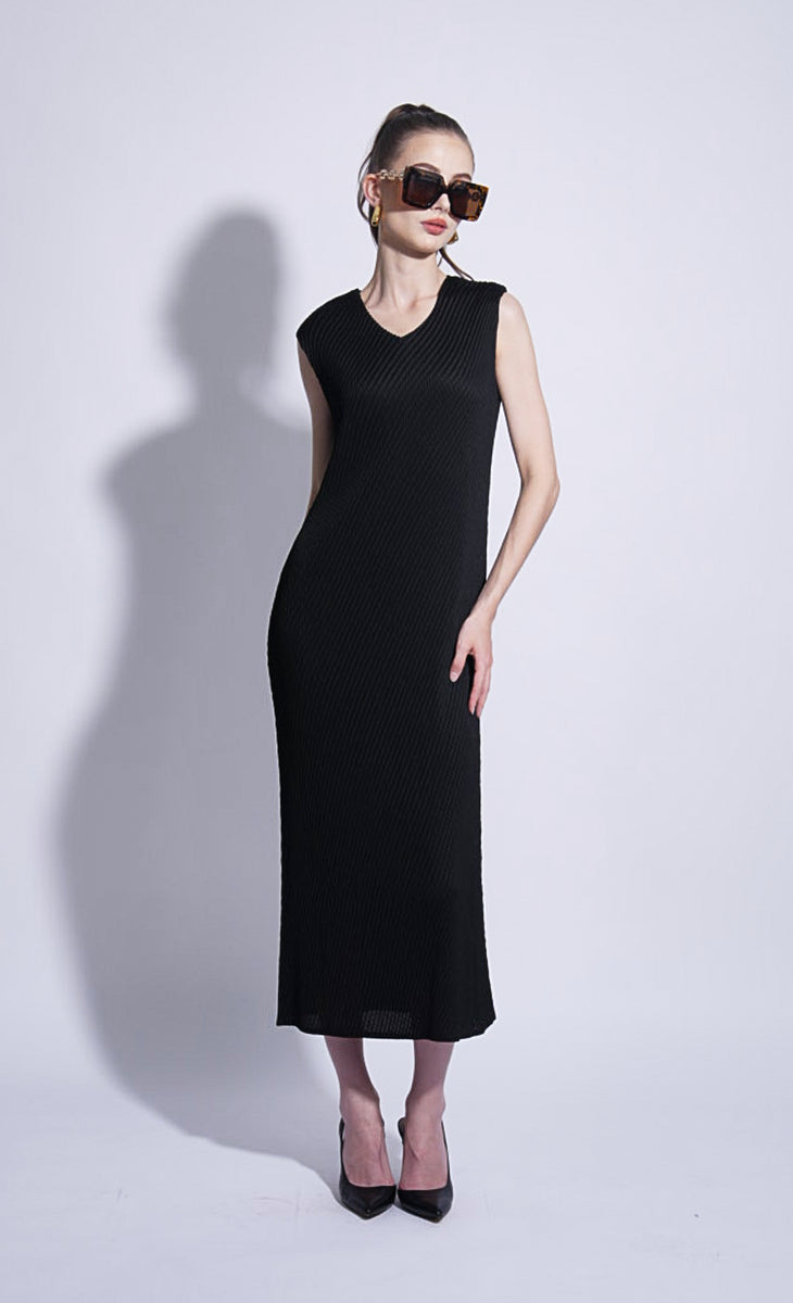 Miss Elevate Dress in Jet Black – LARNEY