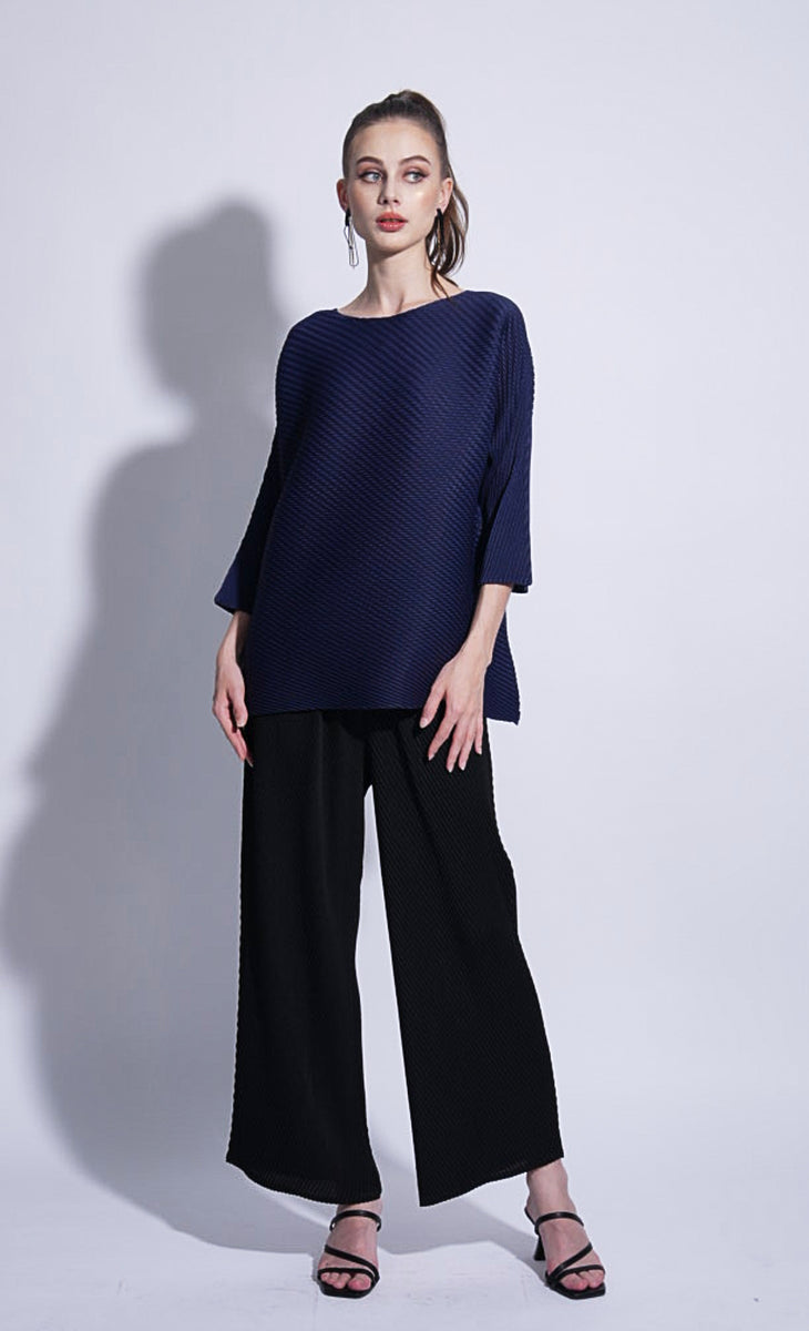 Miss Elevate Top in Navy Blue – LARNEY